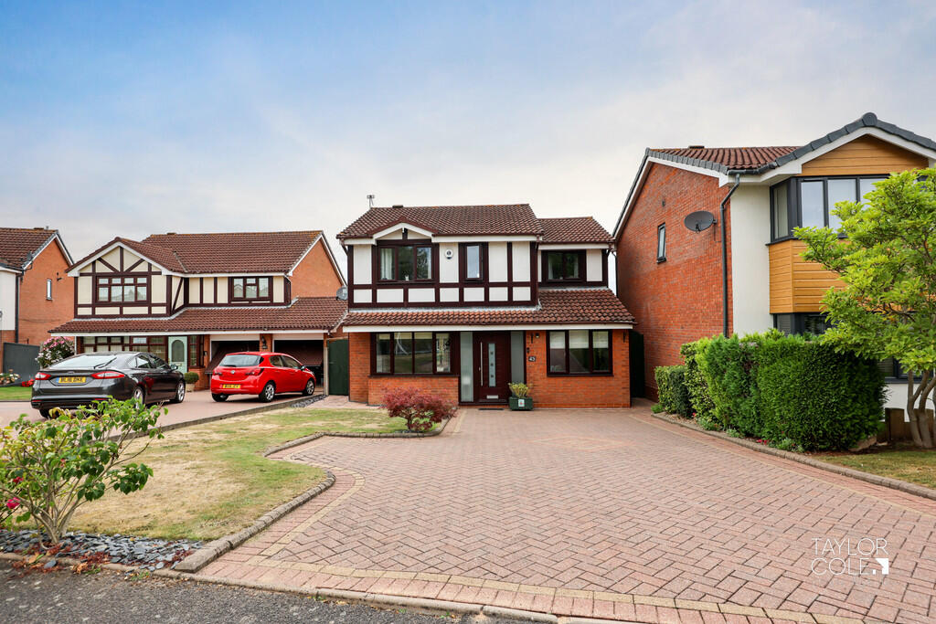 4 bedroom detached house for sale in Blackwood Road, Dosthill, B77