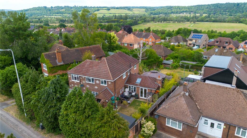 5 bedroom detached house for sale in Purley Rise, Purley on Thames ...