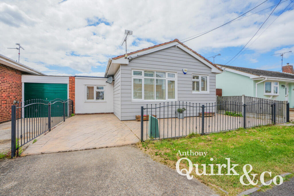 2 bedroom detached bungalow for sale in Van Diemens Pass, Canvey Island ...