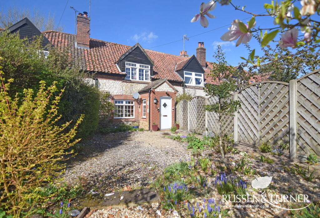 3 bedroom terraced house for sale in Church Hill, Congham, PE32