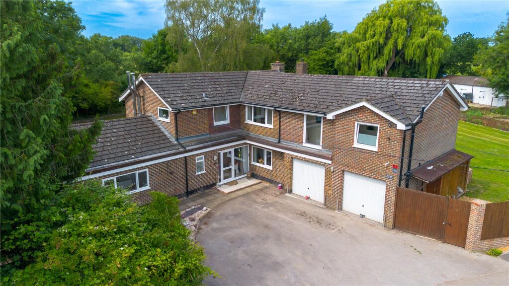 6 bedroom detached house for sale in Burghfield Bridge, Burghfield ...