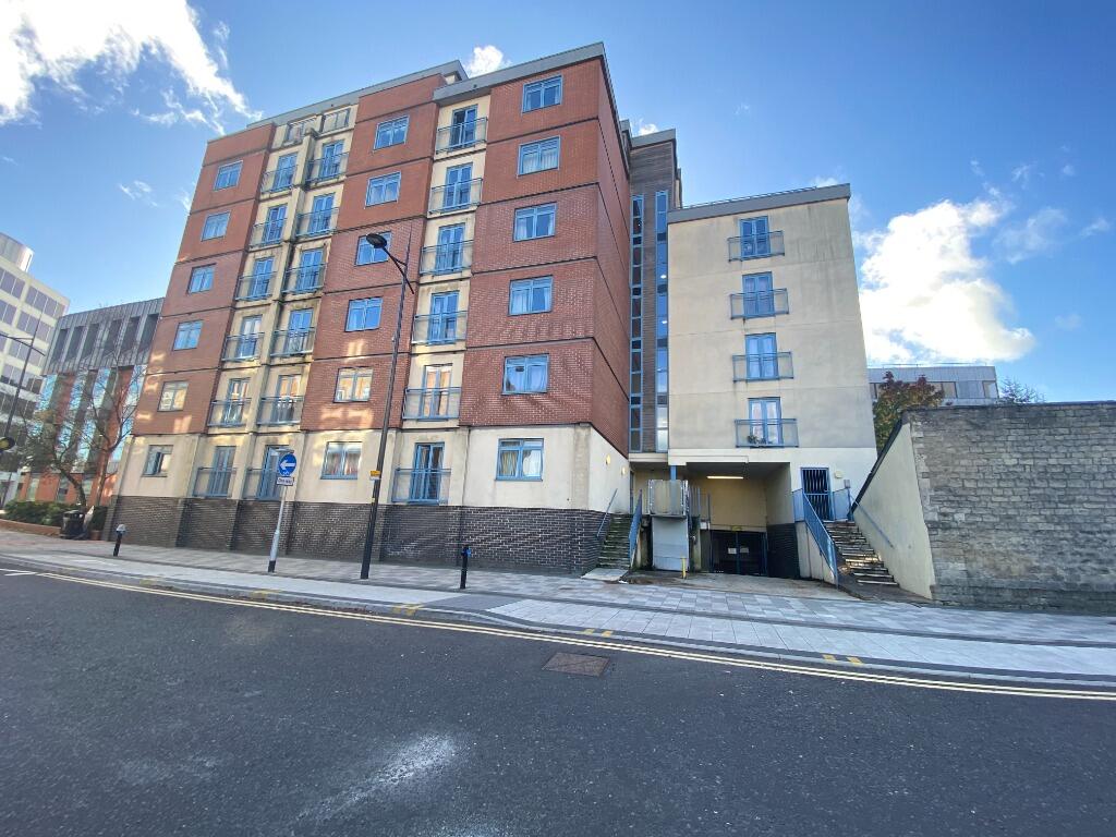 1 bedroom flat for sale in Wellington Street, Central, Swindon, SN1