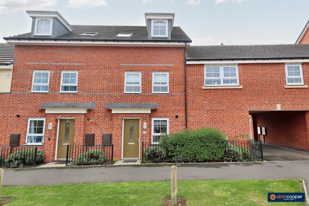 3 bedroom terraced house for sale in Queen Elizabeth Road, Nuneaton ...