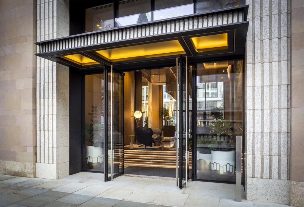 Studio apartment for sale in Lincoln Square, 18 Portugal Street ...