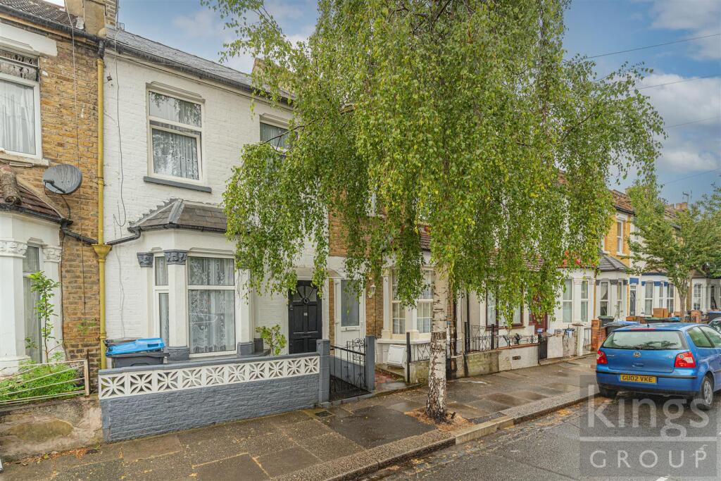 3 bedroom terraced house for sale in Shrubbery Road, Edmonton, N9