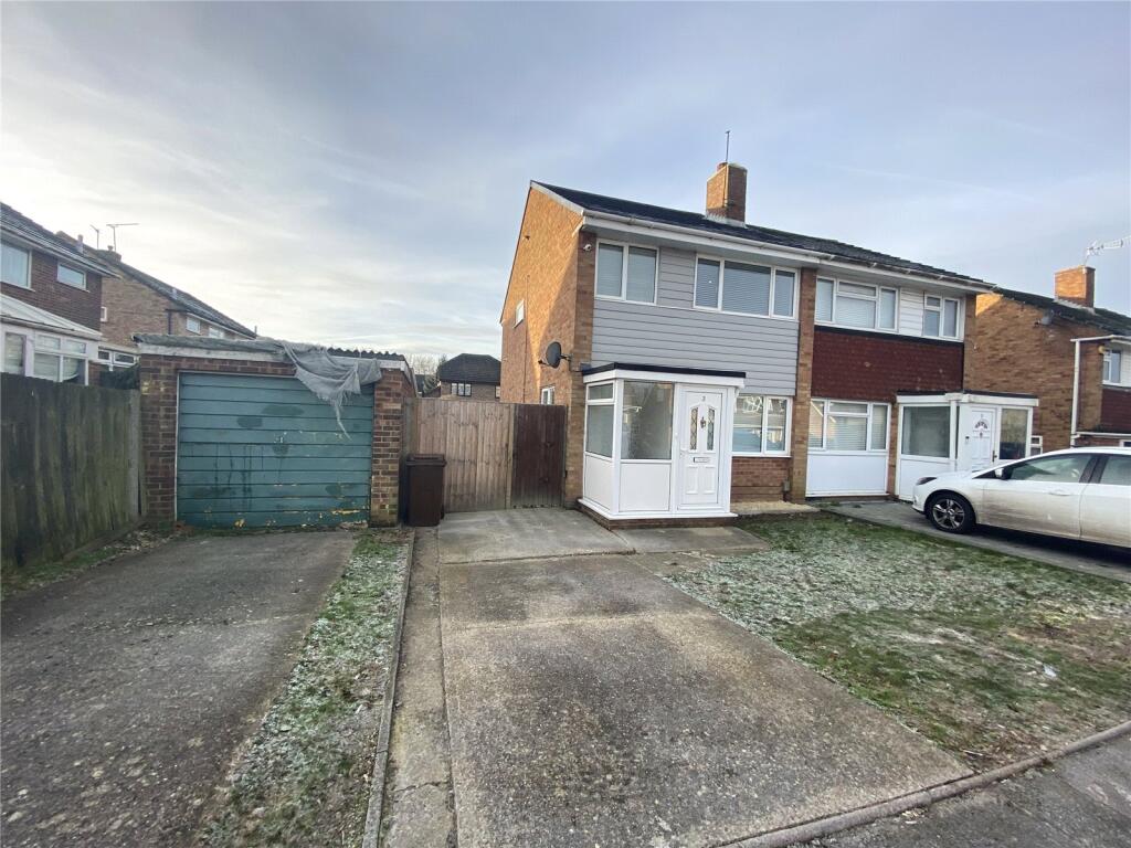 3 bedroom semi-detached house for rent in Rainham Close, Maidstone ...