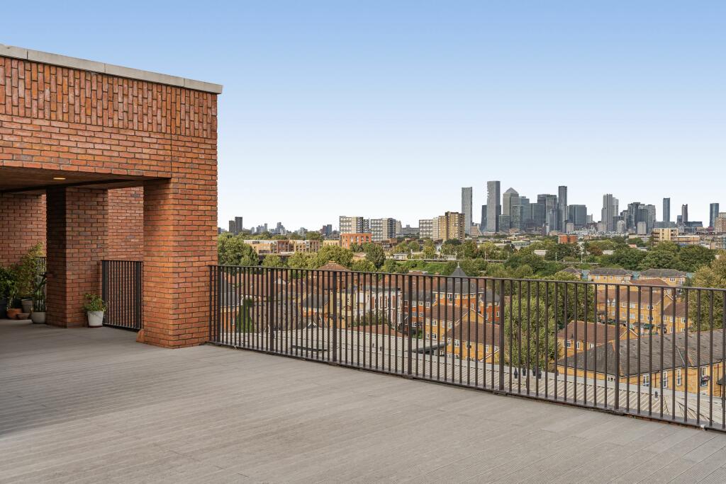 1 bedroom apartment for sale in Varcoe Road, London, SE16