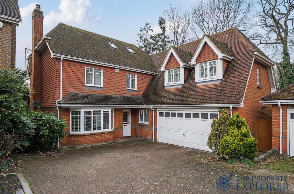 5 bedroom detached house for sale in Morris Rise, Chineham, RG24