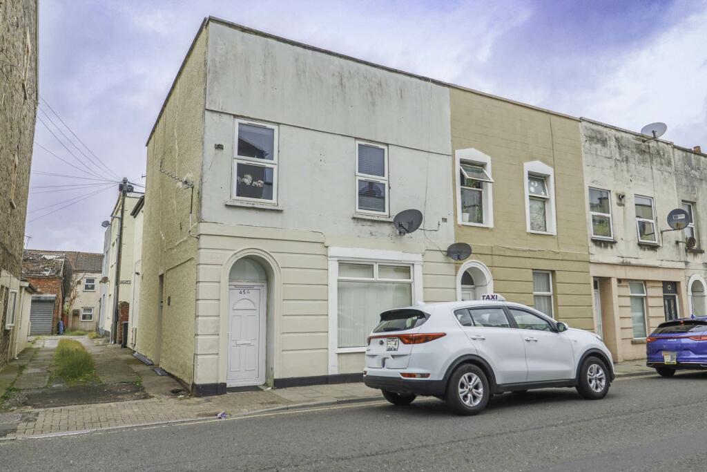 1 bedroom flat for sale in Alfred Street - Centrally Located, BS23