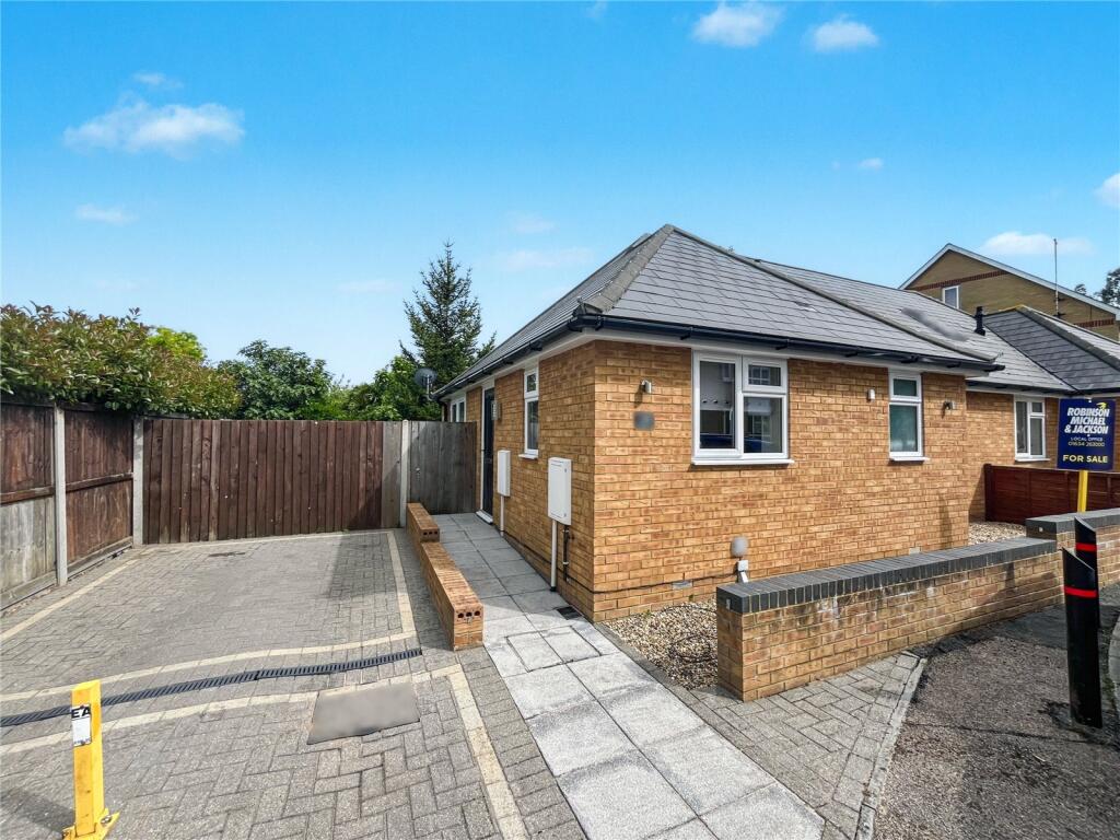 2 bedroom bungalow for sale in Merlin Way, Gillingham, Kent, ME7