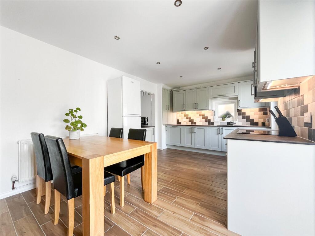 3 bedroom semi-detached house for sale in Hawthorne Avenue, Twydall ...
