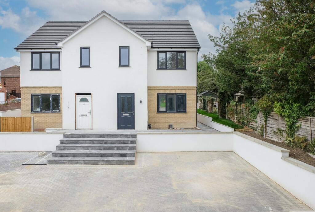 4 bedroom semi-detached house for sale in Whitehill Lane, Gravesend ...