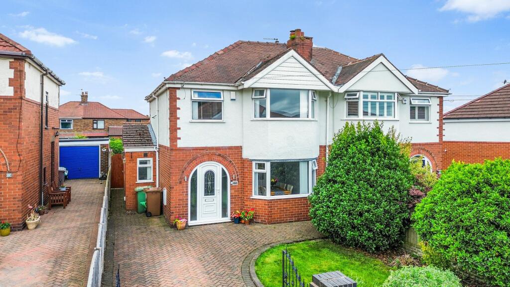 3 bedroom semi-detached house for sale in Rutherford Road, Windle, WA10