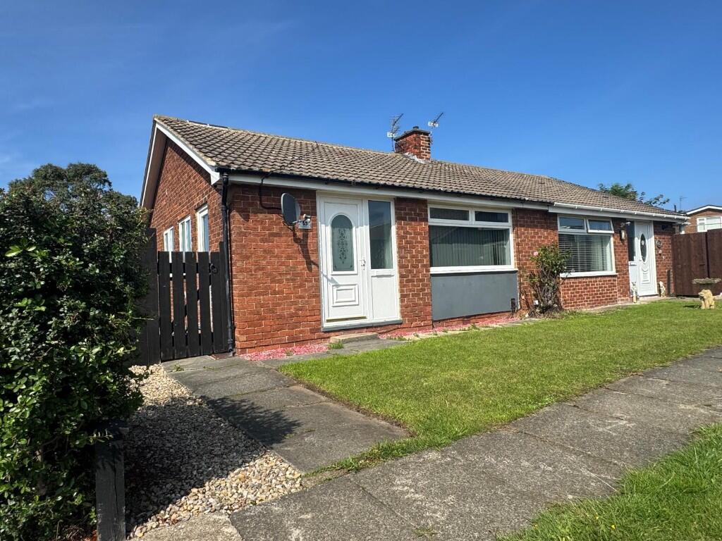 2 bedroom semi-detached bungalow for sale in Alnwick Close, Redcar ...