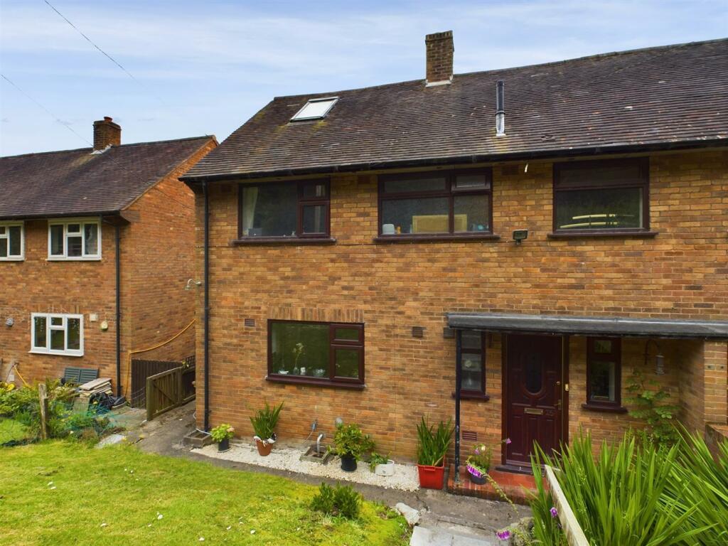 4 bedroom semi-detached house for sale in Mount Pleasant, Middletown ...