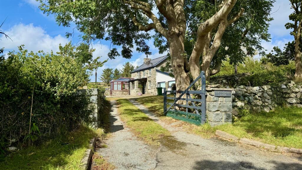 3 bedroom detached house for sale in Dyffryn Ardudwy, LL44