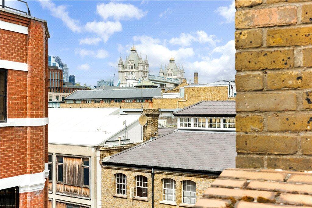 1 bedroom flat for sale in The Circle, Queen Elizabeth Street, London, SE1