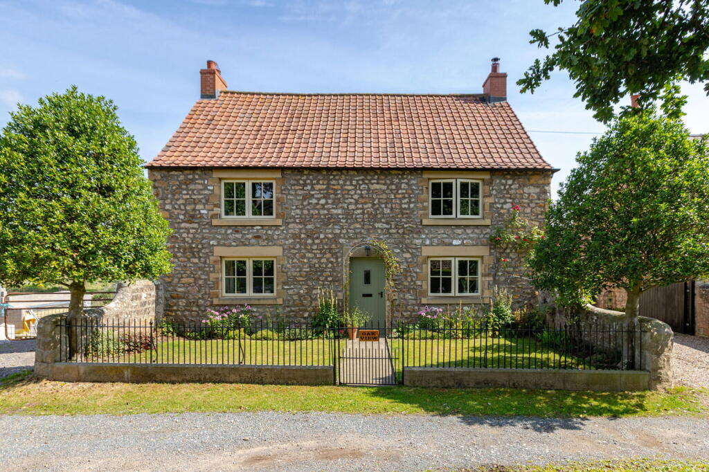 3 bedroom cottage for sale in Oak View, Church Road, Patrick Brompton, DL8