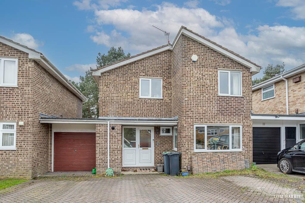 3 bedroom detached house for sale in Durlston Crescent, Christchurch ...