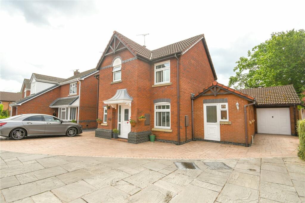 4 Bedroom Detached House For Sale In Bridgewood Drive Great Sutton