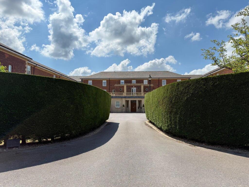 3 bedroom mews property for sale in Throgmorton Hall, Old Sarum ...