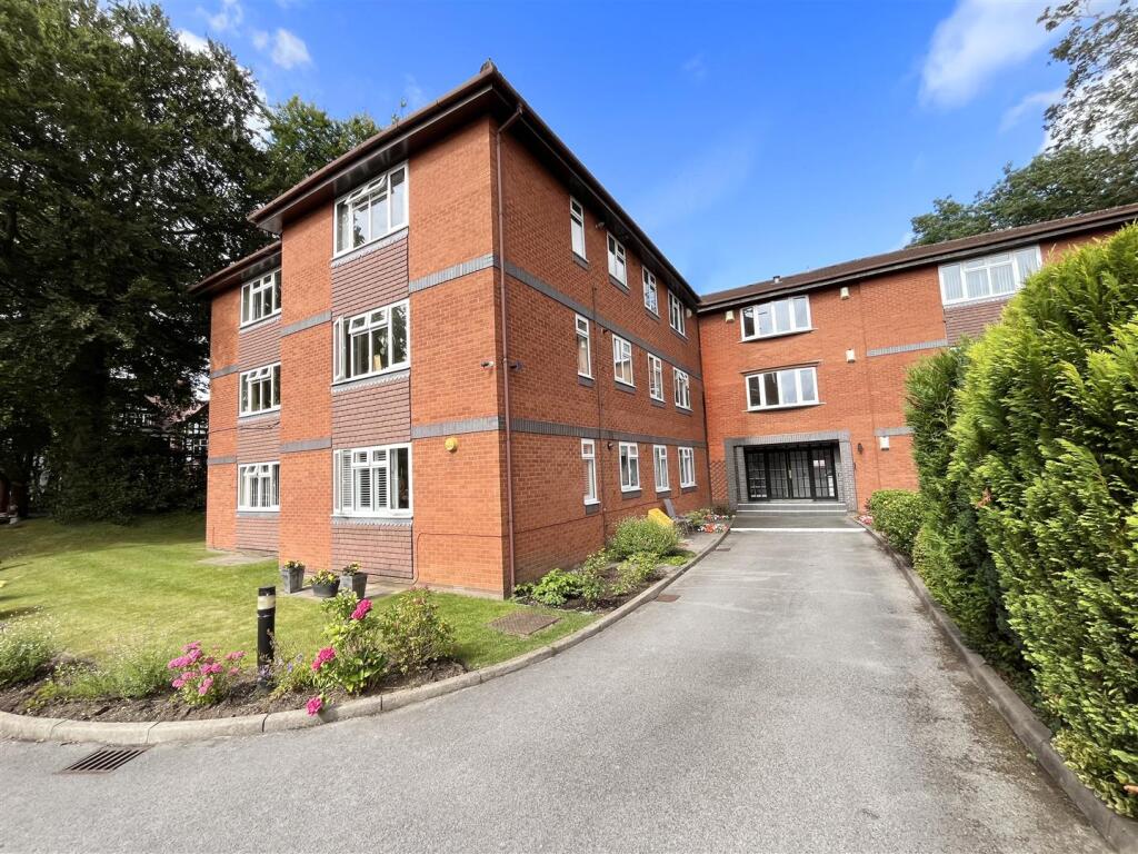 2 bedroom apartment for sale in Woodbourne Road, Sale, M33
