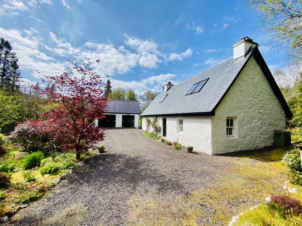 3 bedroom detached house for sale in Linneghlutten, Glen Aray ...