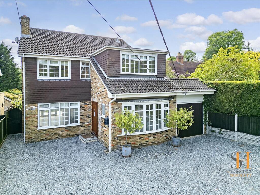 4 Bedroom Detached House For Sale In Brentwood Road Herongate