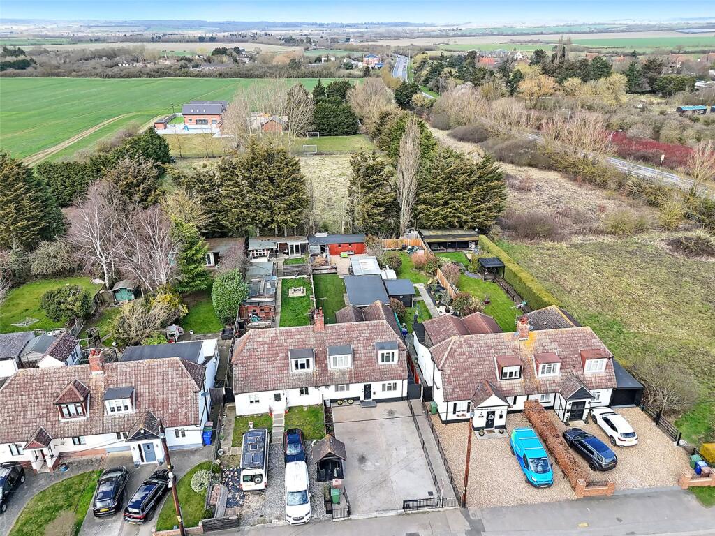 4 bedroom semi-detached house for sale in Church Road, Bulphan ...