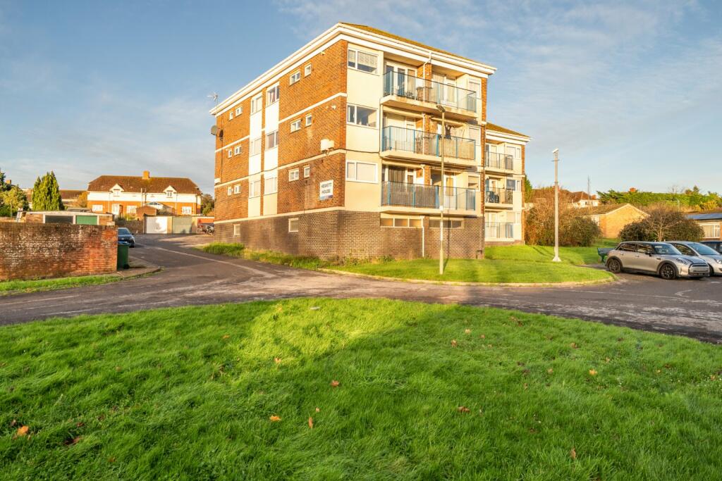 1 bedroom flat for sale in Hewett Close, Titchfield, Hampshire, PO14