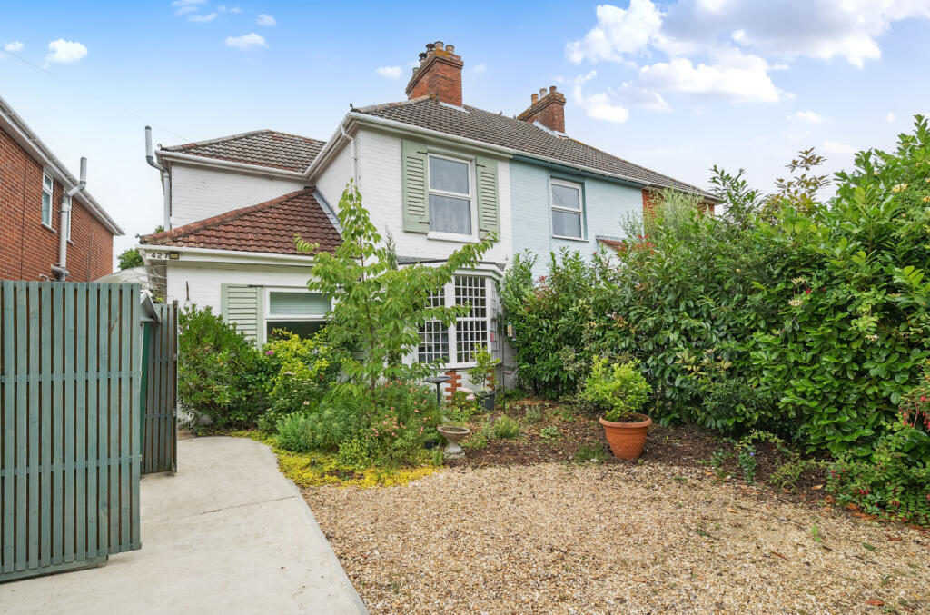 3 bedroom semi-detached house for sale in Warsash Road, Titchfield ...