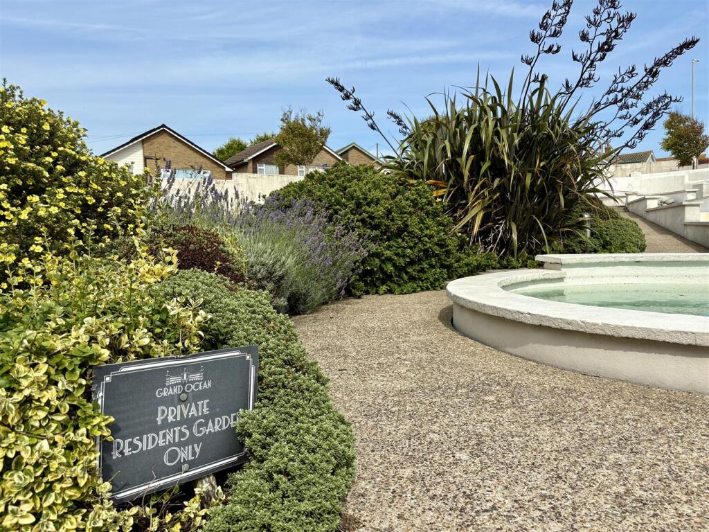 2 bedroom apartment for sale in Grand Ocean,Longridge Avenue,Saltdean, BN2