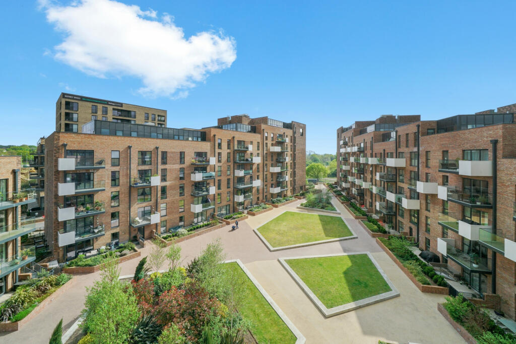 1 bedroom flat for sale in Station Approach, London, SE26