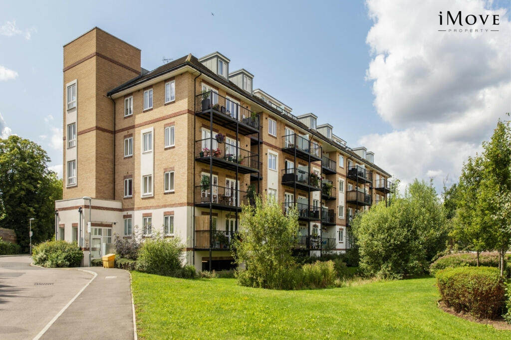 1 bedroom flat for sale in Radcliffe House, 3 Worcester Close, London, SE20