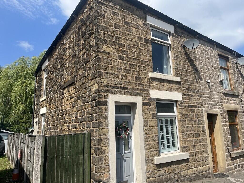 2 bedroom end of terrace house for sale in Waterside, Hadfield, SK13