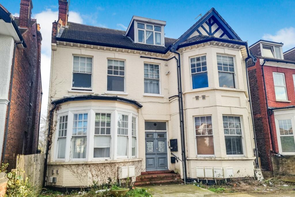 2 bedroom flat for sale in Flat B, 3 Dollis Hill Lane, Neasden, London ...