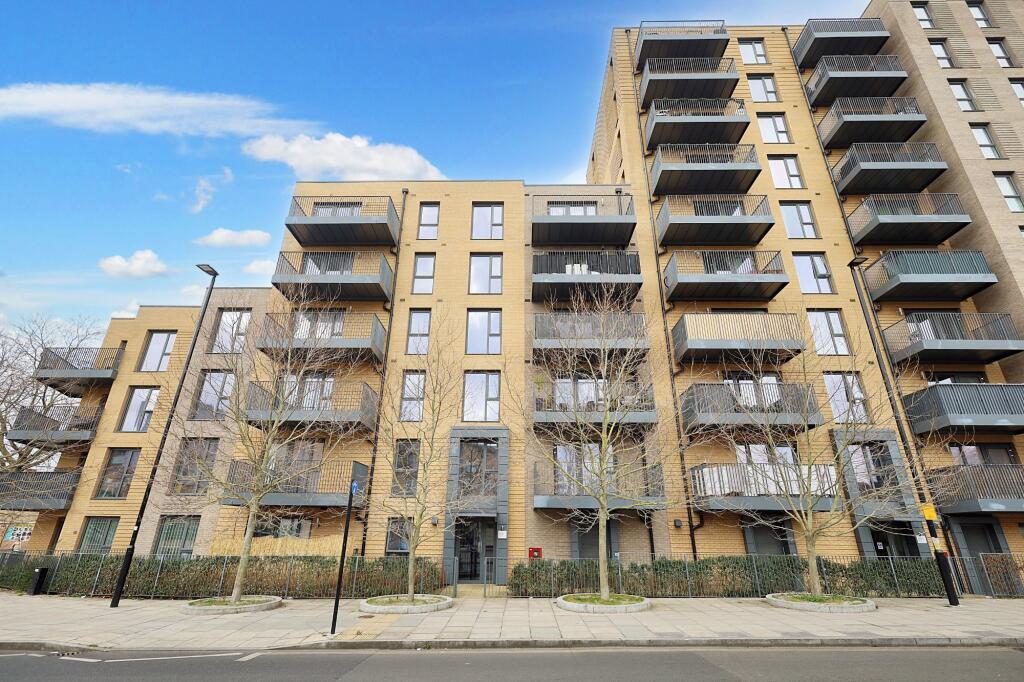2 bedroom flat for sale in Flat 13, Denman House, 1 New Road, Feltham ...