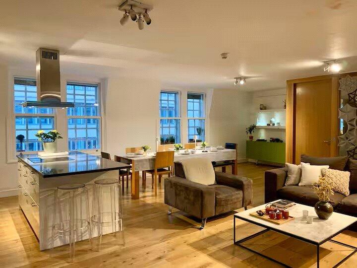 3 bedroom apartment for sale in High Holborn, Holborn, WC1V