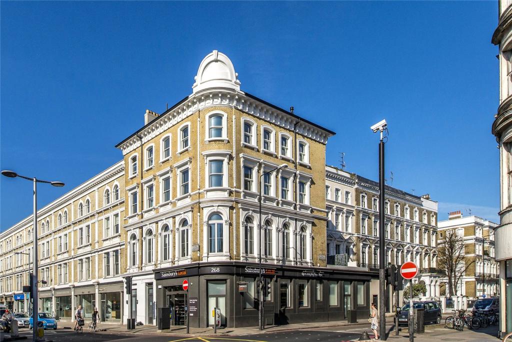 3 bedroom apartment for sale in Fulham Road, Chelsea, London, SW10