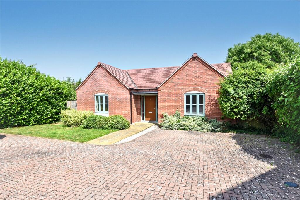 2 bedroom bungalow for sale in Holt Close, Crowle, Worcester ...