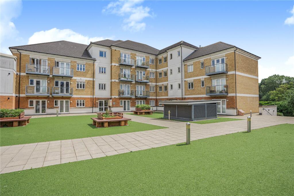 2 bedroom apartment for sale in Hales Court, Ley Farm Close, Watford ...