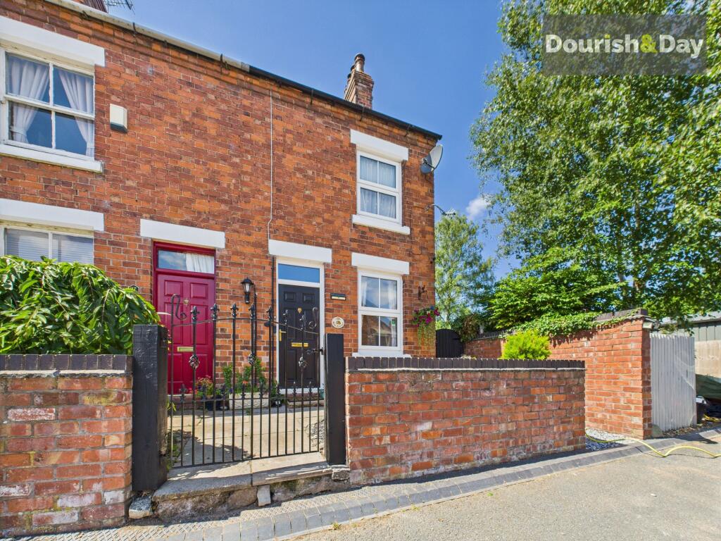 2 bedroom semi-detached house for sale in Cheshire Street, Market ...