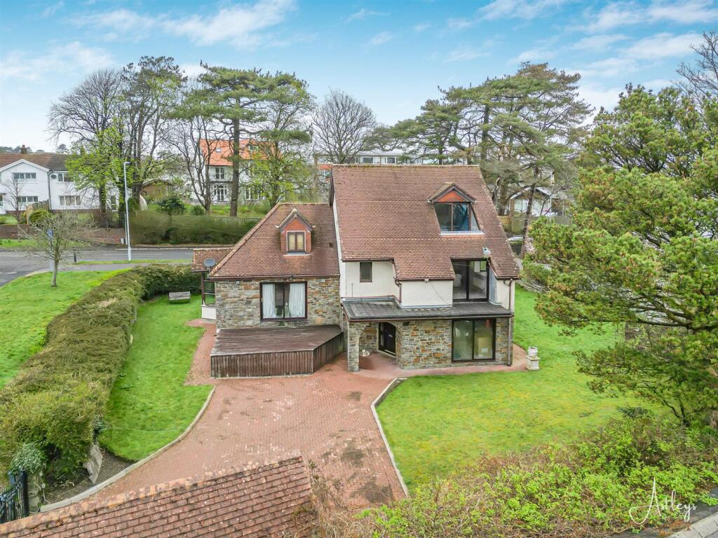 4 bedroom detached house for sale in Mayals Road, Mayals, Swansea, SA3