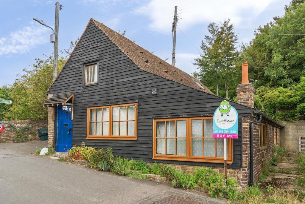 2 bedroom detached house for sale in Front Street, Ringwould, Deal, CT14