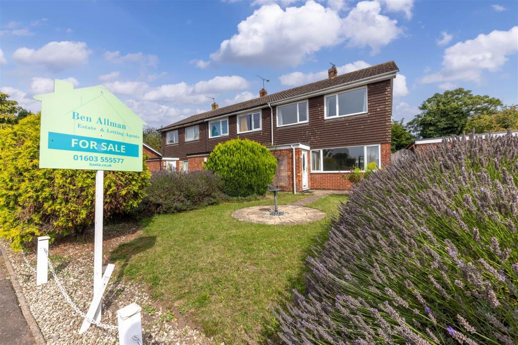 3 bedroom end of terrace house for sale in Chartwell Court, Norwich, NR7