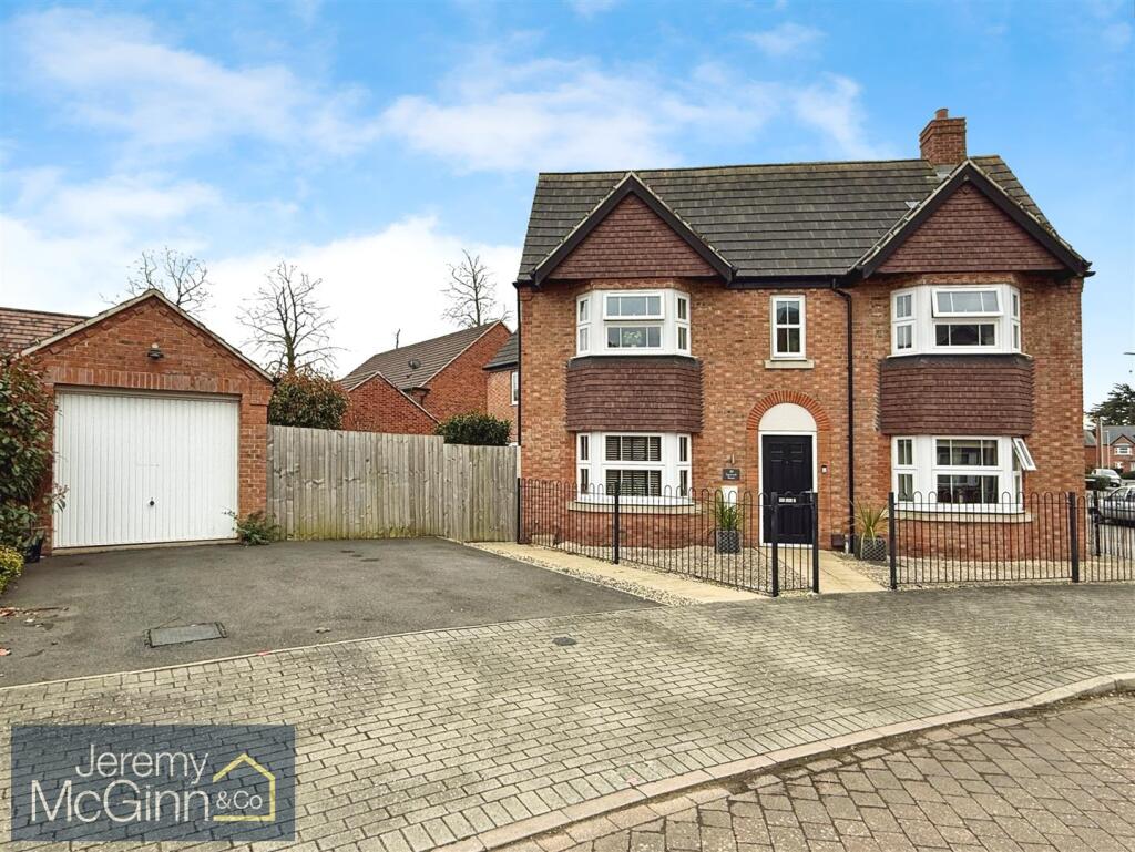3 bedroom semi-detached house for sale in Squirrels Street, Bishopton ...