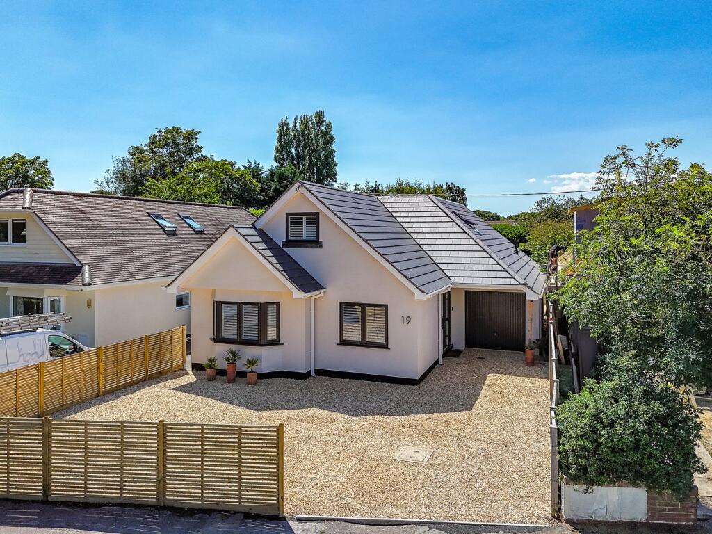 4 bedroom chalet for sale in Chewton Way, Walkford, Christchurch, BH23