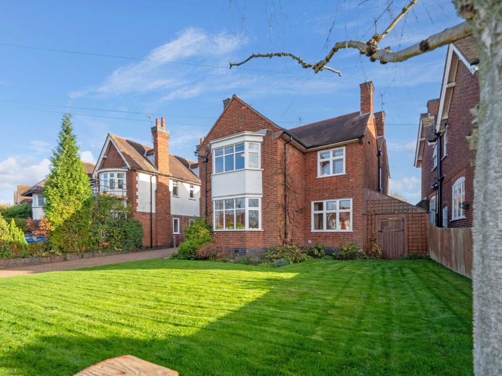 4 bedroom detached house for sale in Link Road, Leicester, LE2