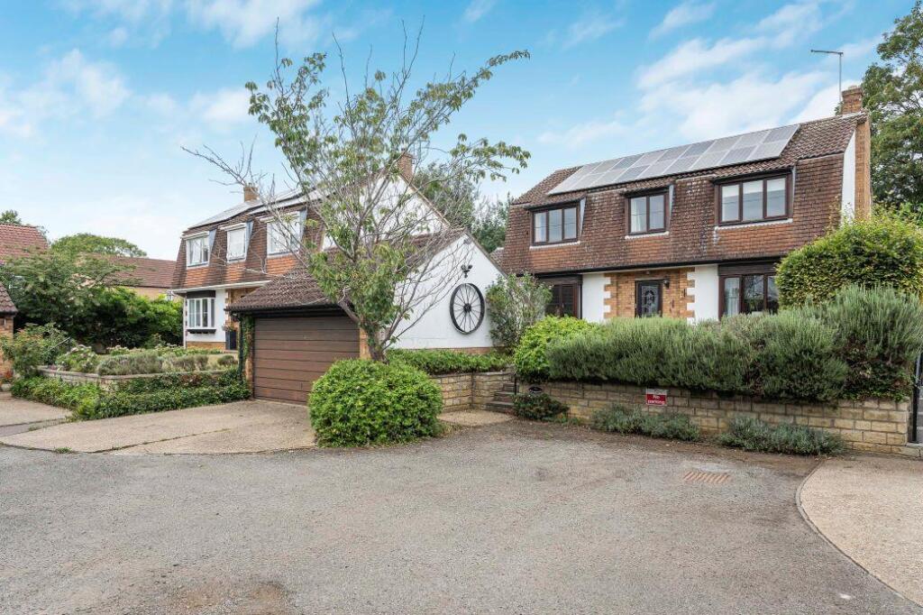 4 bedroom detached house for sale in St. James Close, Stretham, Ely, CB6