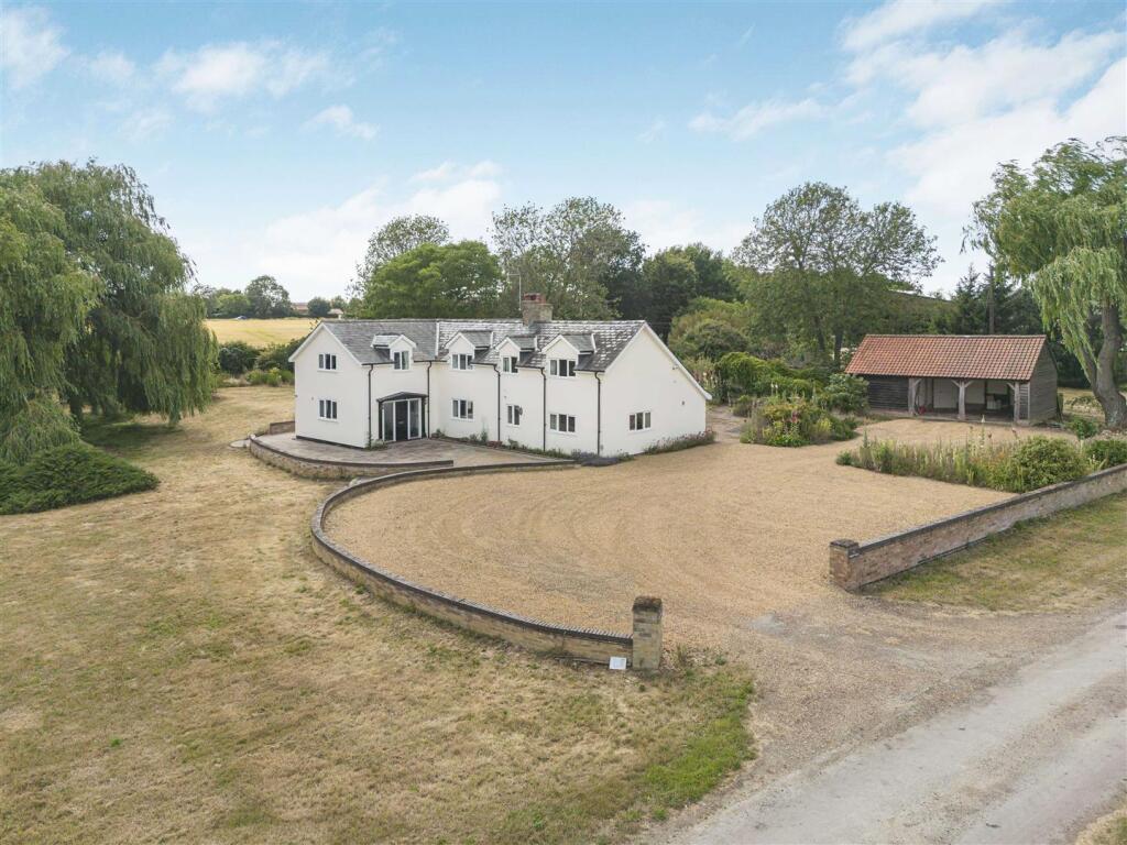 4 bedroom detached house for sale in Lower Road, Wicken, CB7